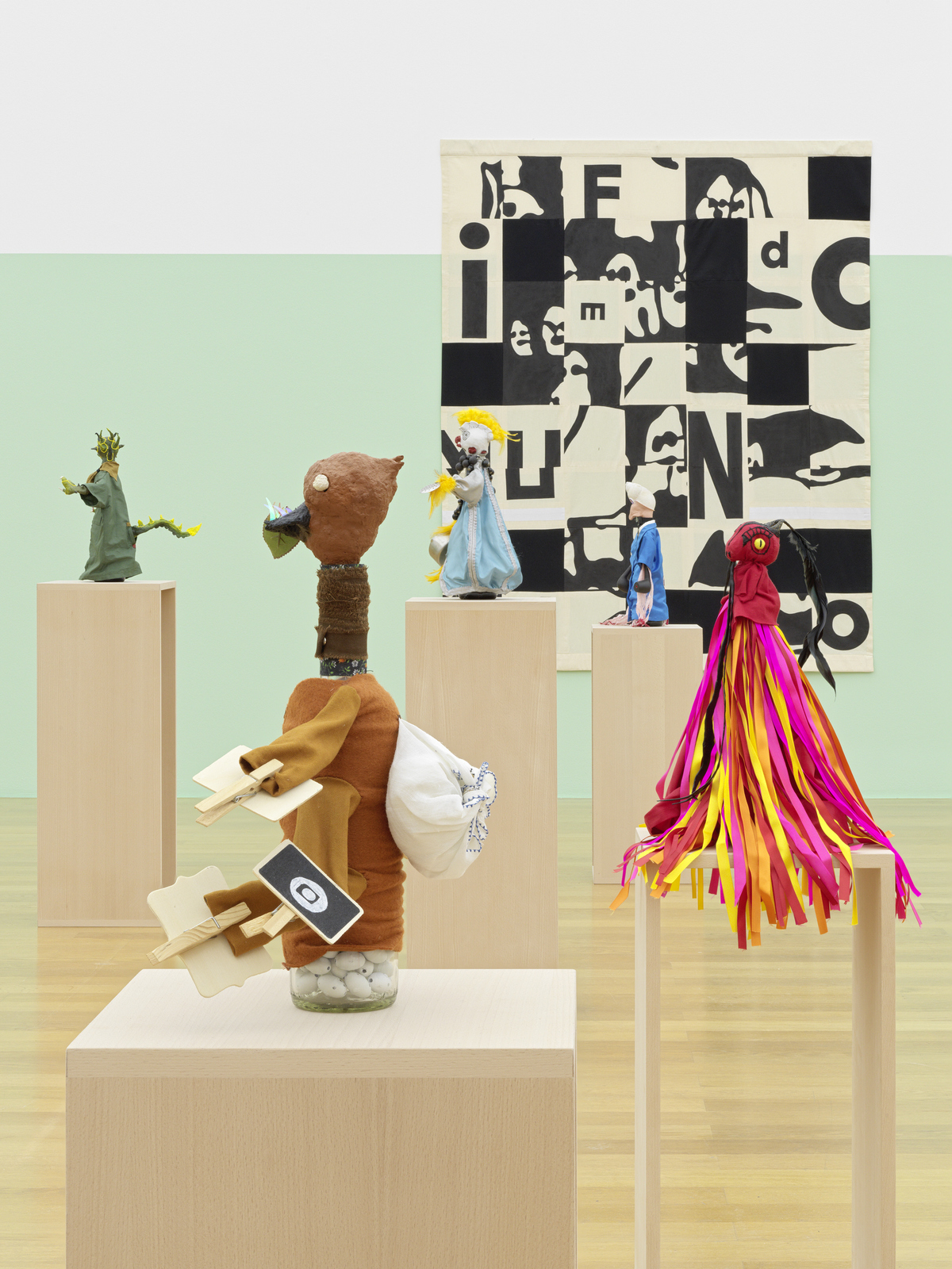 Rivane Neuenschwander - Artistas - Fortes D'Aloia & Gabriel